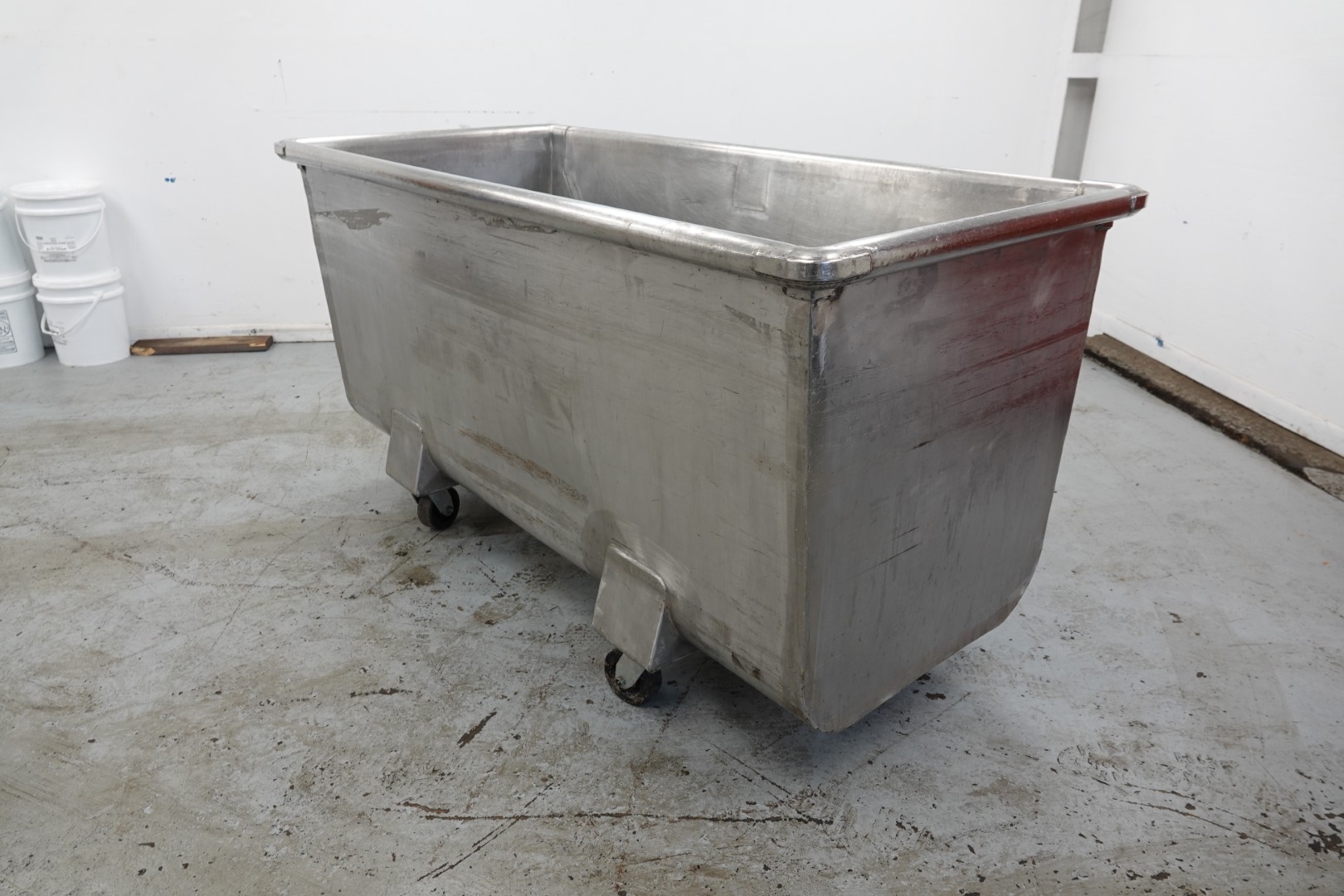 Stainless steel, jumbo, drop side dough trough with drain | Topos Mondial