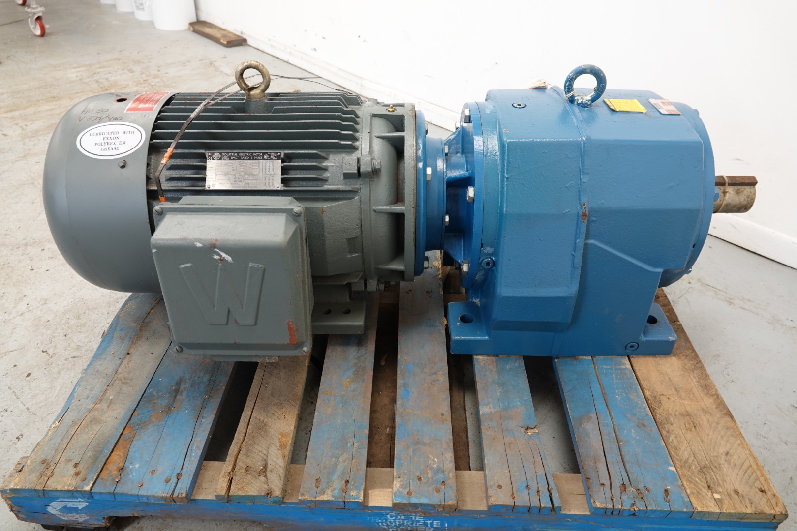 Mixer motor and gearbox, model WWE50-18-326TC | Topos Mondial