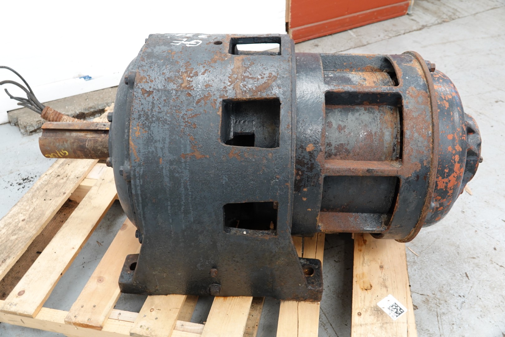 Mixer motor and gearbox, model 14W1 72TY8 | Topos Mondial